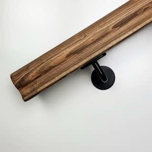 Houten trapleuning rond: Mahonie - Trapleuningexpert.nl