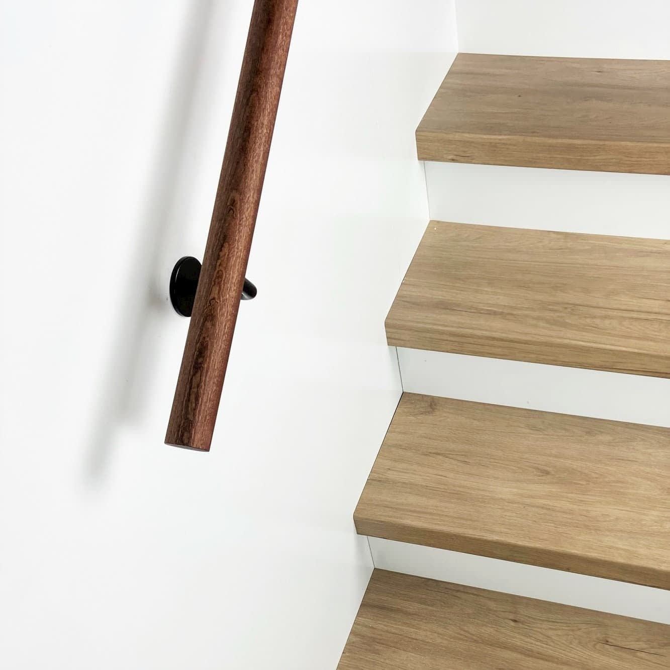 Houten trapleuning rond: Mahonie - Trapleuningexpert