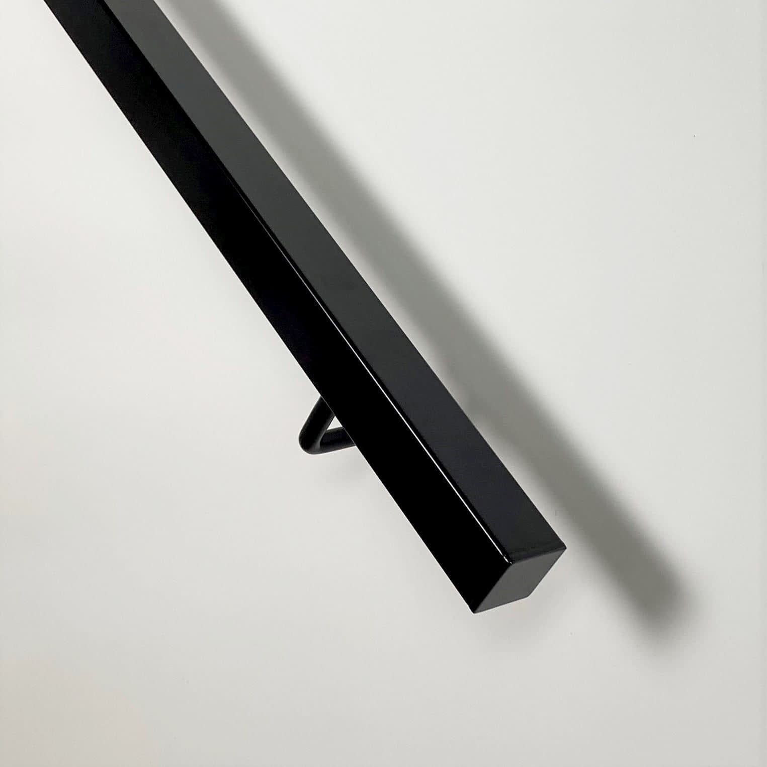 Zwarte vierkante trapleuning met leuningdragers | Trapleuningexpert.nl ...