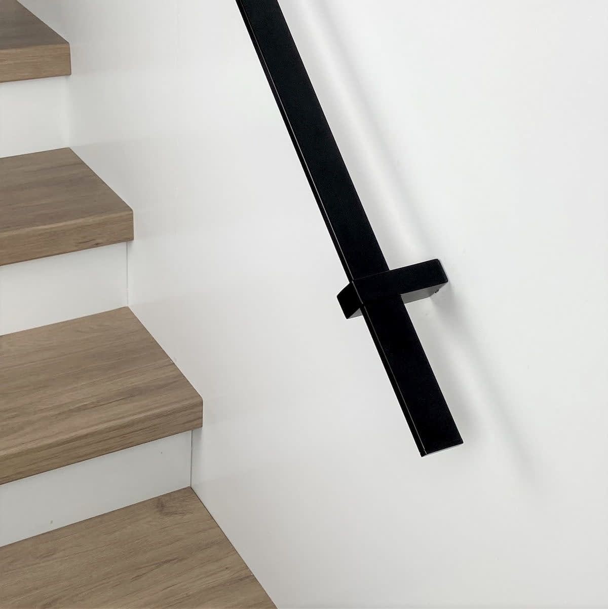 Zwarte roestvast stalen trapleuning | Plat (40x10 mm) - Trapleuningexpert