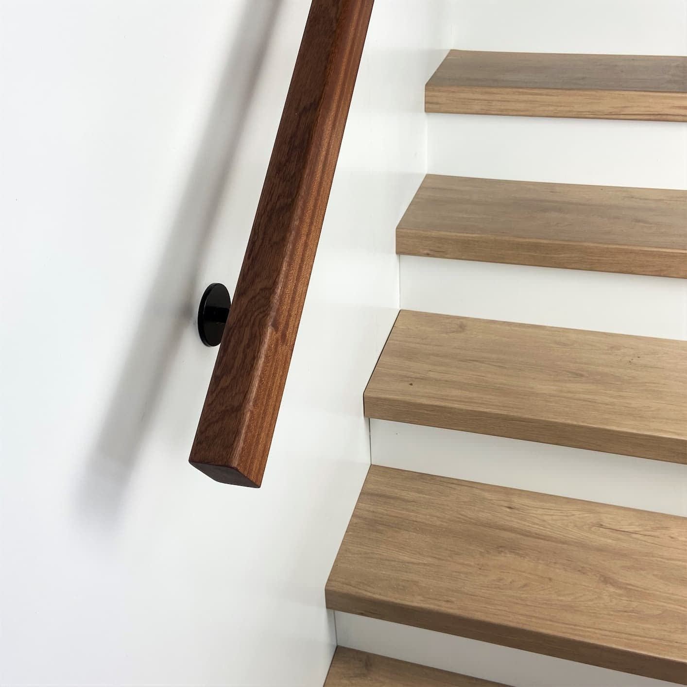 Houten trapleuning rechthoekig: Mahonie - Trapleuningexpert