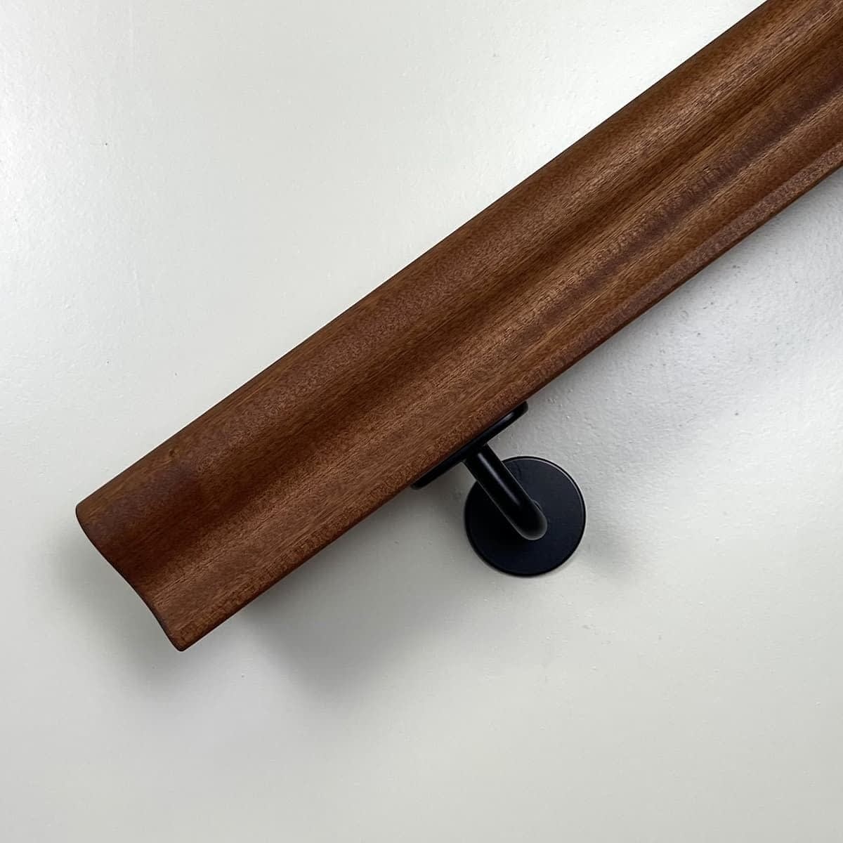 Houten trapleuning sleutelgat: Mahonie - Trapleuningexpert