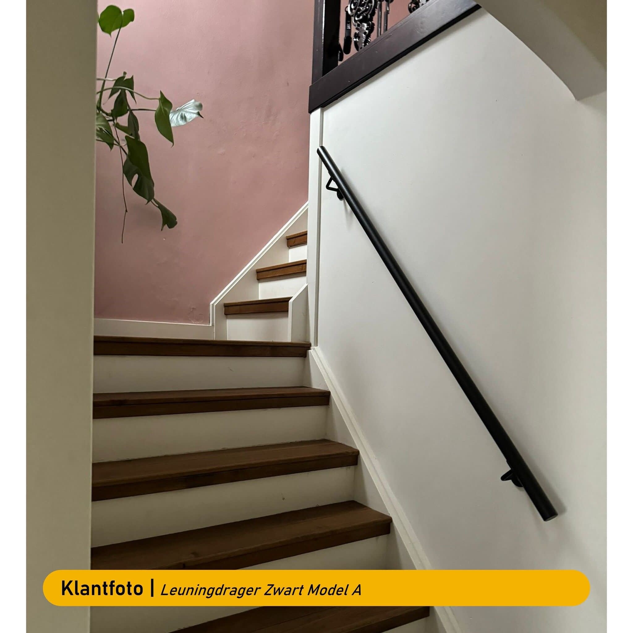 Houten trapleuning rond: Hardhout - Zwart - Trapleuningexpert